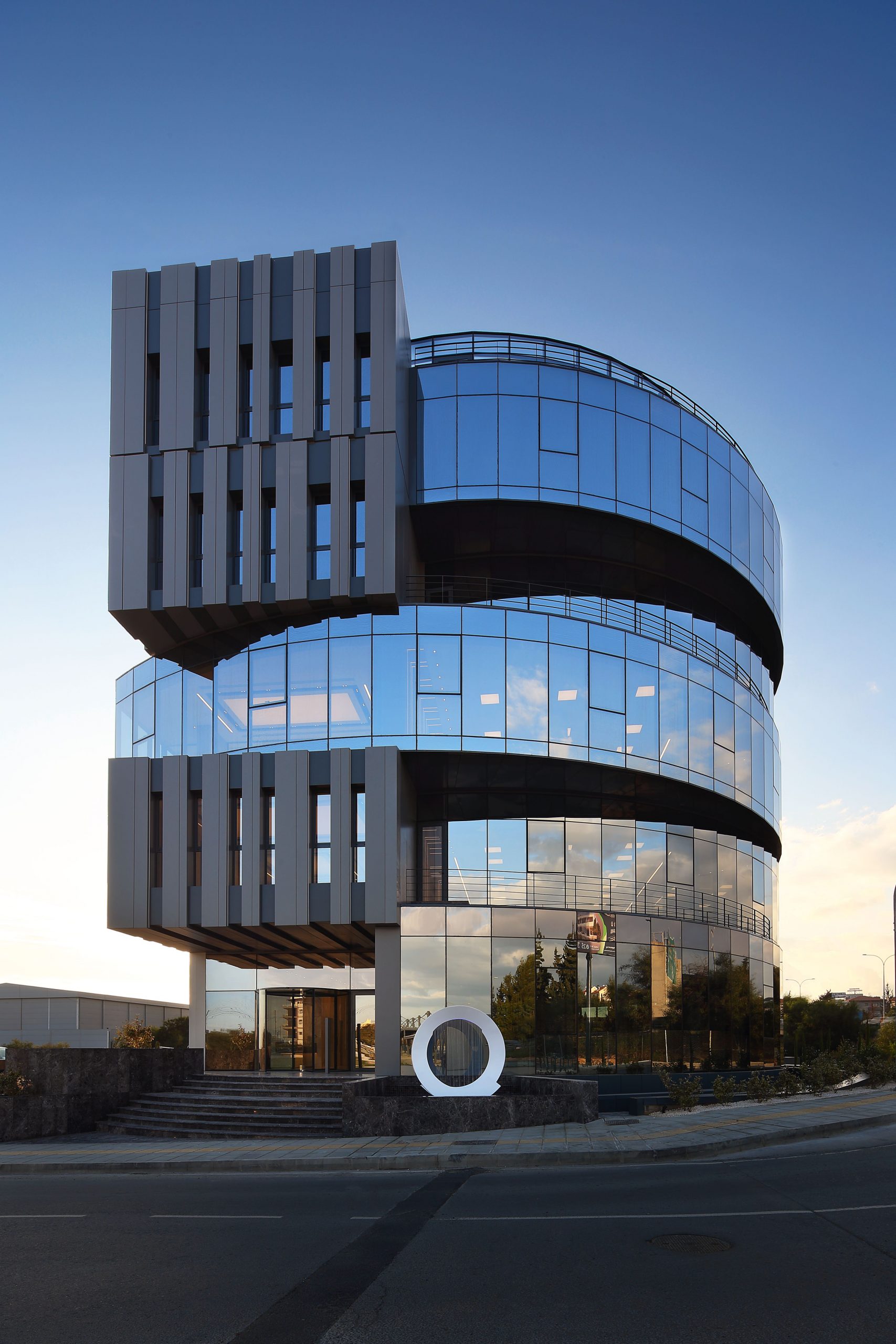 The Edge Offices – Photiou Architects